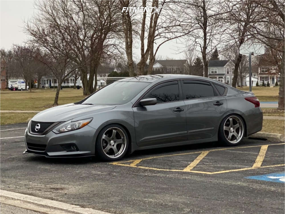 2016 Nissan Altima SR with 19x8.5 Trafficstar DTS and Delinte 235x35 on ...