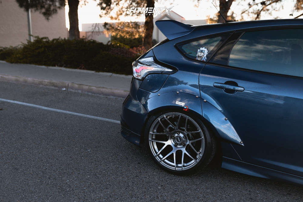 2018 Ford ST Base with 18x10.5 ESR Rf1 and Nitto 225x40 on Coilovers ...