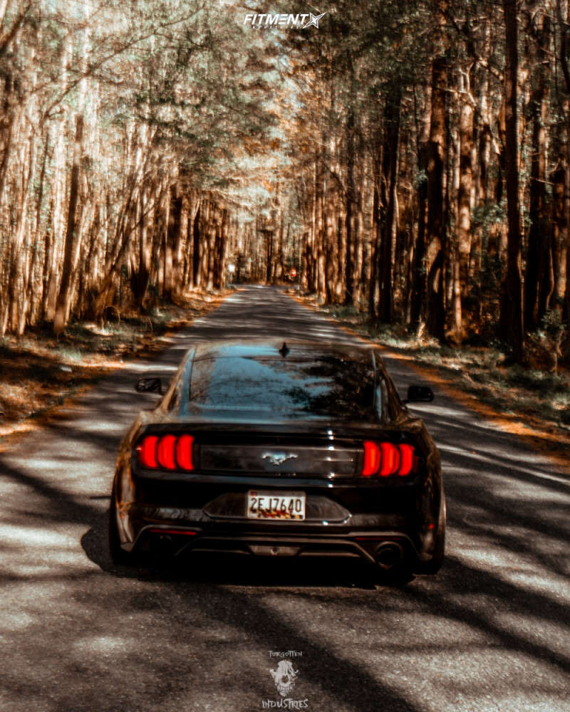 2020 Ford Mustang EcoBoost with 18x8.5 Aodhan Ds08 and Achilles 235x45 ...