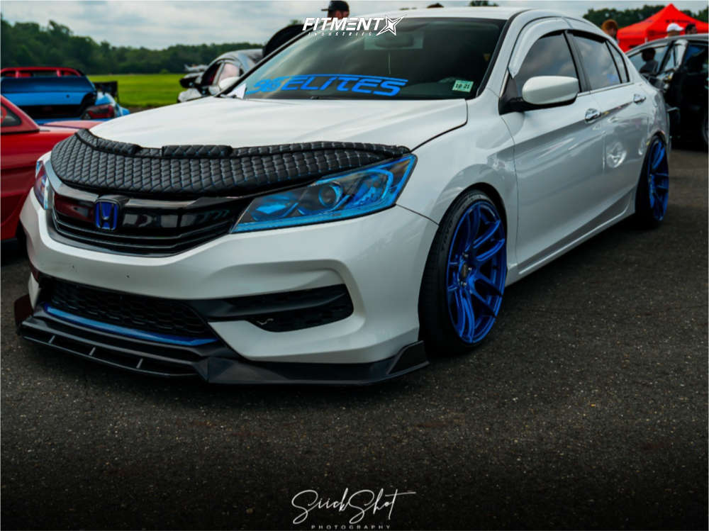 ESR CS8 19x9.5 35 Blue | 99511135 CS8APX 5X114.3 | Fitment Industries