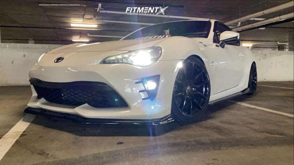 2020 Toyota 86 GT with 18x9.5 Option Lab R716 and Nankang 235x45 on Air ...