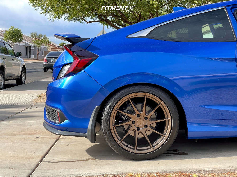 2017 Honda Civic Si with 18x8.5 Aodhan Ah09 and Falken 235x40 on ...