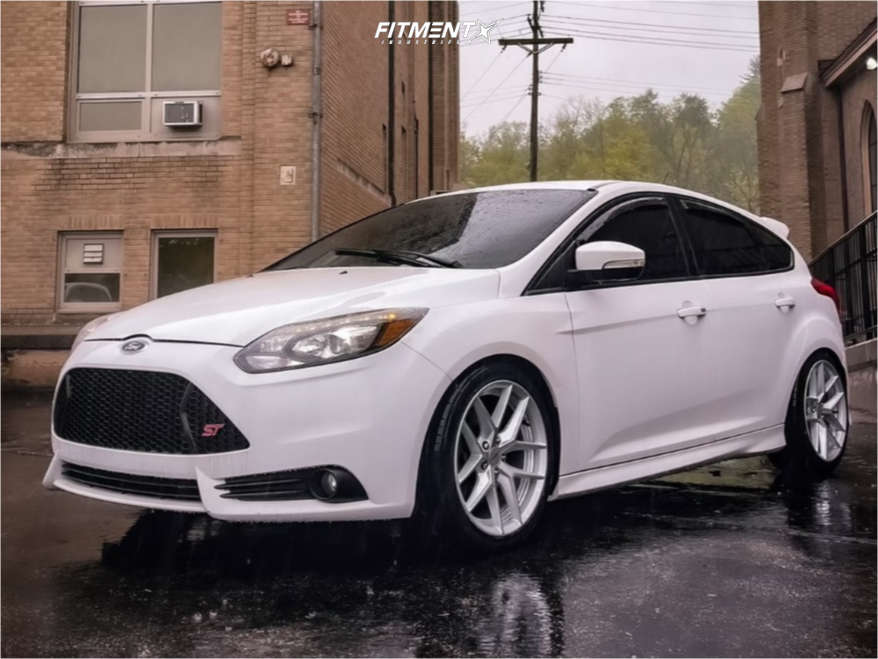 2013 Ford Focus ST with 18x8.5 Rotiform Flg and Nitto 235x40 on ...