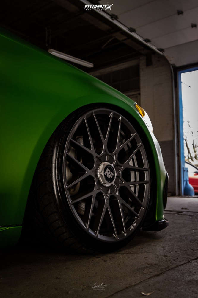 2016 Mercedes-Benz C300 4Matic with 19x8.5 Rotiform Rse and Nitto ...