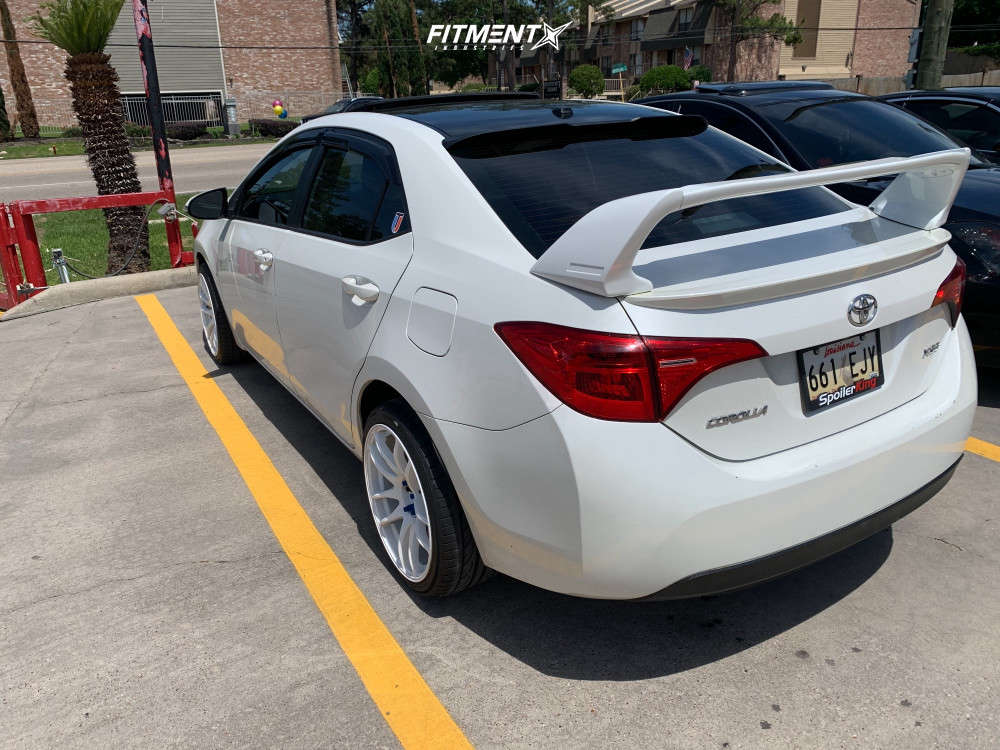 2018 Toyota Corolla XSE with 18x9.5 Vordoven Forme 9 and Hankook 255x35 ...