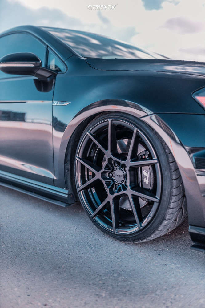 2016 Volkswagen Golf R Base with 19x8.5 Rotiform Kps and Nitto 215x35 ...