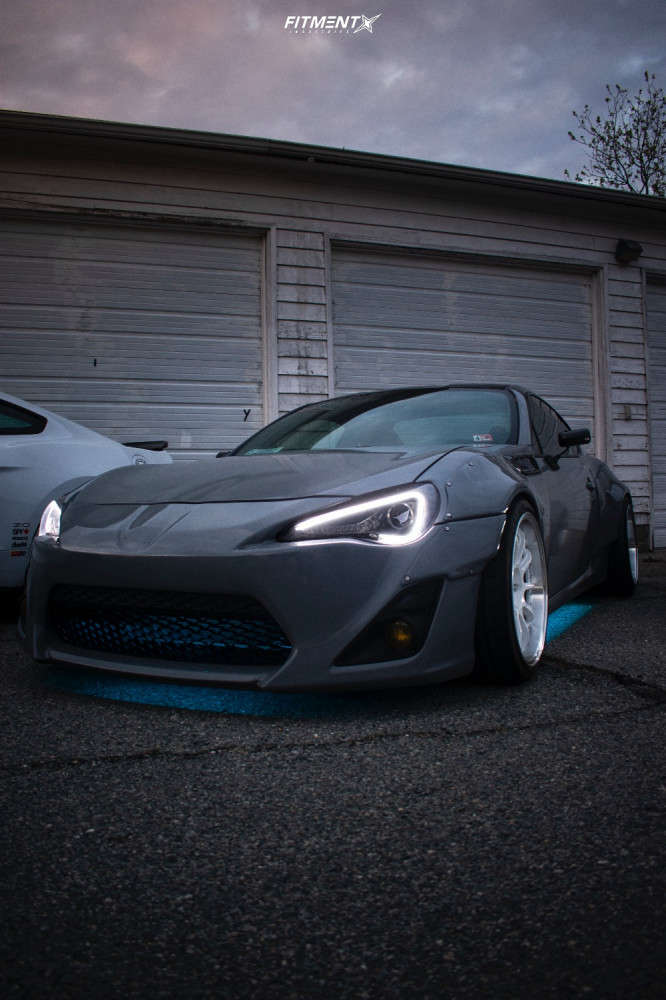2013 Scion FR-S Base with 18x9.5 ESR Cs12 and Federal 245x35 on Coilovers | 1681490 | Fitment ...