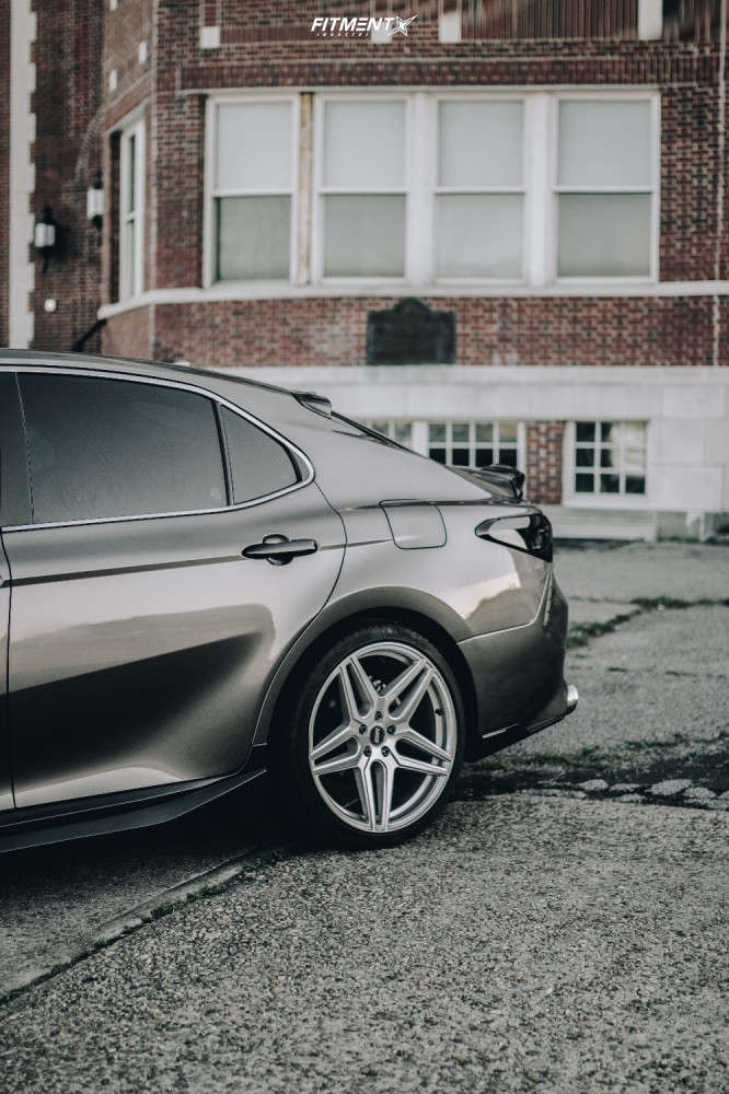 2020 Toyota Camry SE with 20x9 ESR Rf15 and Michelin 245x35 on Stock ...