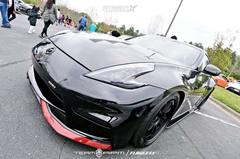 2009 Nissan 370Z Base with 19x9 Advan Racing Rz-df and Federal 245x40 ...