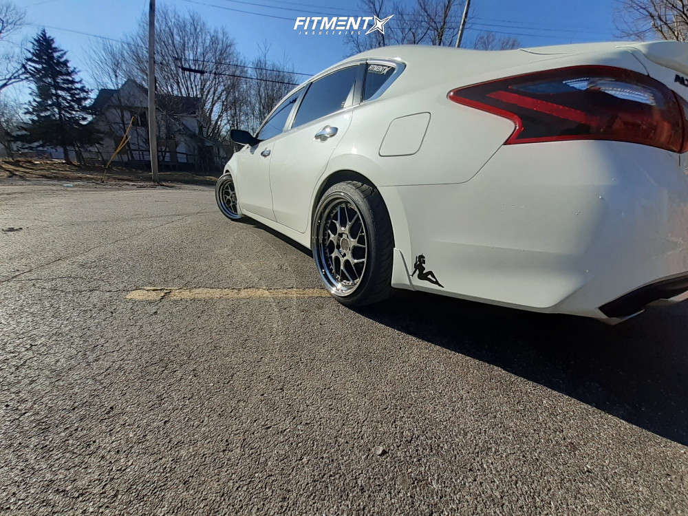 2017 Nissan Altima SR with 19x9.5 Aodhan Ds01 and Federal 225x35 on ...