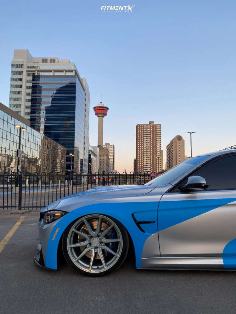 2018 BMW M3 Base with 20x9.5 Vossen Hf3 and Yokohama 255x35 on Air ...