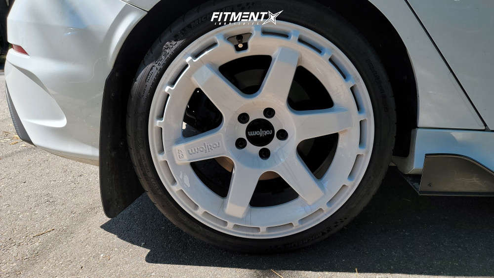 2017 Ford Focus RS with 19x8.5 Rotiform Kb1 and Michelin 235x35 on ...