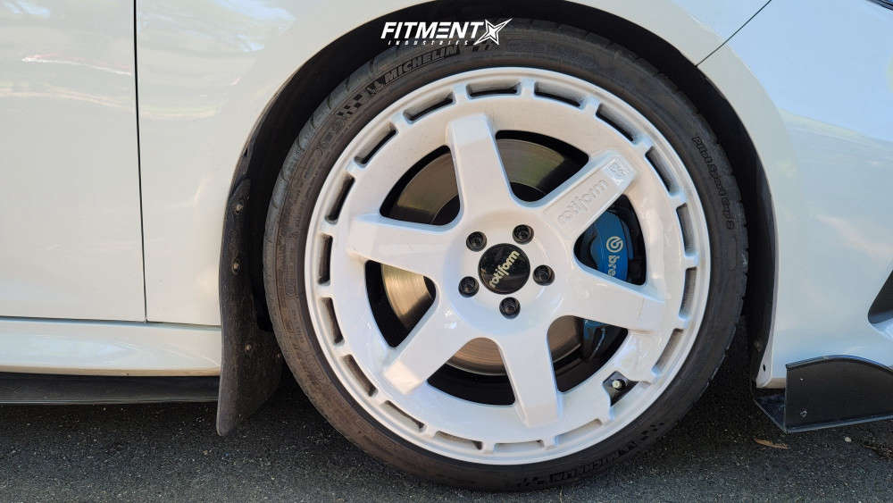 2017 Ford Focus RS with 19x8.5 Rotiform Kb1 and Michelin 235x35 on ...