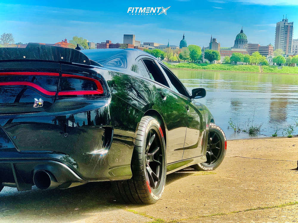 2019 Dodge Charger Scat Pack 392 with 20x9 Voxx Replicas M50 and Atturo ...