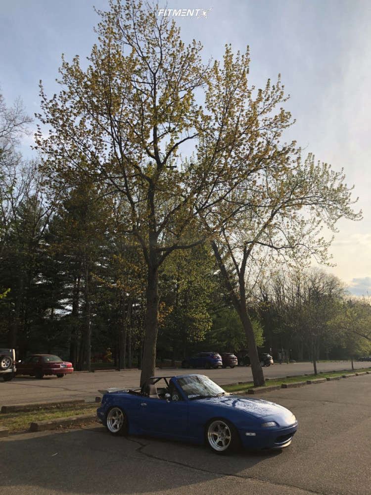 1992 Mazda MX-5 Miata Base with 15x8 MST Time Attack and Toyo Tires ...