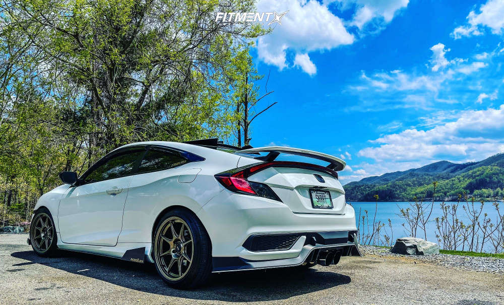 2018 Honda Civic Si with 18x9.5 Konig Lockout and Goodyear 235x40 on ...