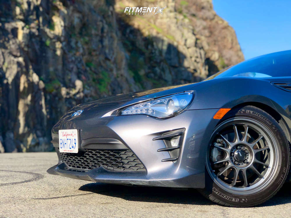 2020 Toyota 86 GT with 17x9 Konig Hypergram and Michelin 245x45 on ...