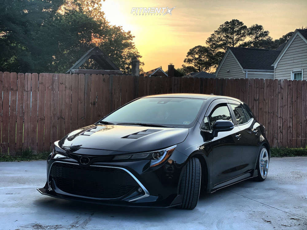 2021 Toyota Corolla XSE with 18x9.5 3SDM 0.06 and Atrezzo 215x35 on ...