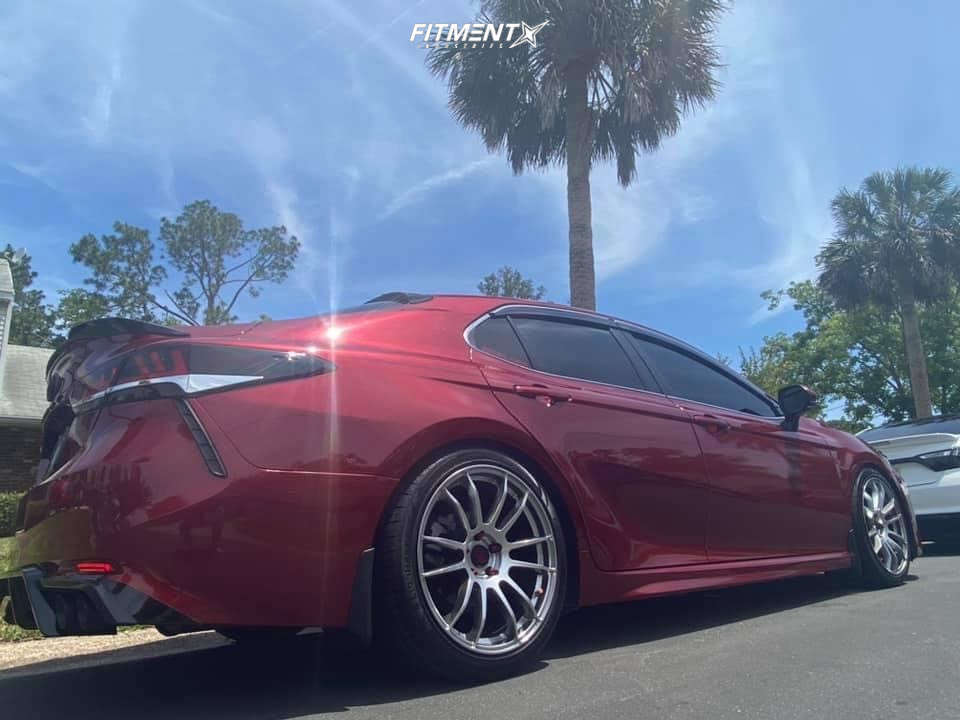 2018 Toyota Camry SE with 19x8.5 AVID1 AV20 and Lionhart 235x40 on ...