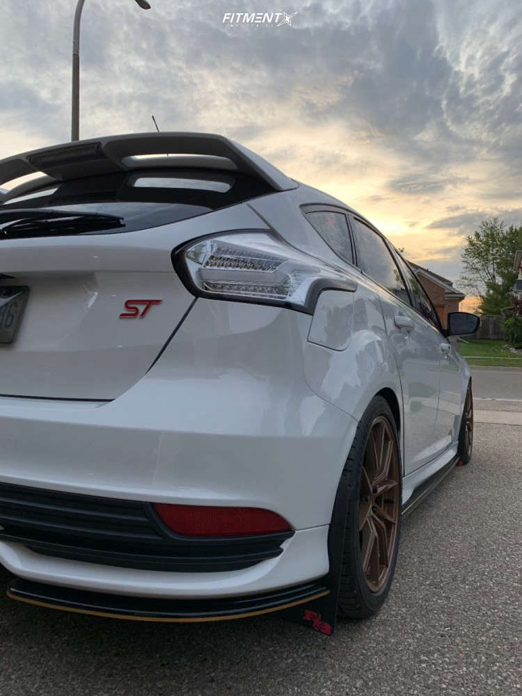 2016 Ford Focus ST with 18x8 Advanti Racing Hybris and Michelin 235x40 ...