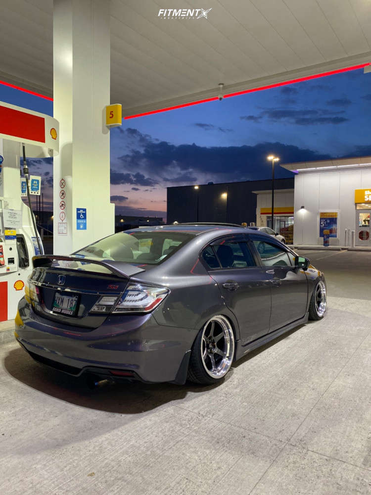 2015 Honda Civic Si with 18x9.5 Cosmis Racing Xt-006r and Rovelo 215x35 ...