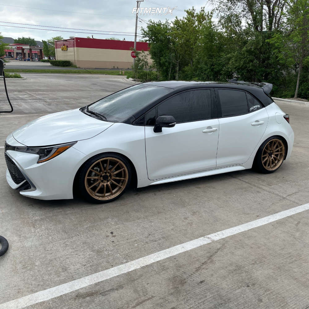 2021 Toyota Corolla XSE with 18x9.5 Cosmis Racing R1 and Nankang 245x35 ...