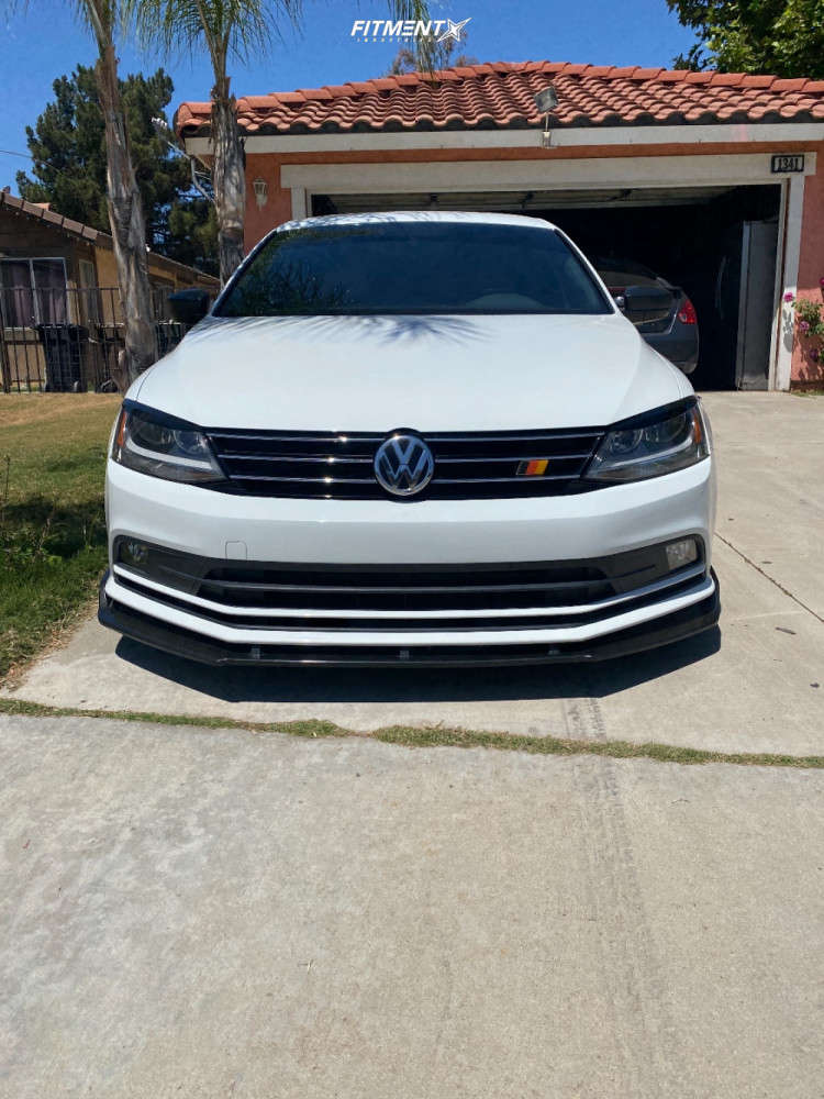 2016 Volkswagen Jetta Sport with 20x8.5 Rotiform Cvt and Delinte 225x35 ...