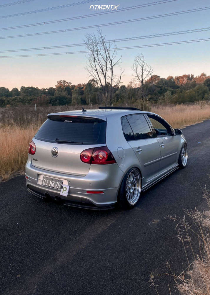 2007 Volkswagen R32 Base with 18x9 Work Seeker Fx and Bridgestone ...