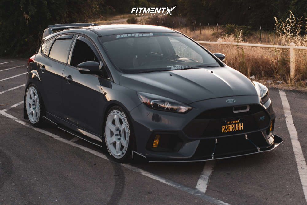 2017 Ford Focus RS with 19x8.5 Rotiform Kb1 and Federal 235x35 on ...