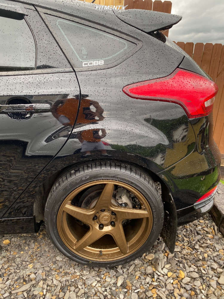 2016 Ford Focus ST with 18x8.5 Anovia Kinetic and Toyo Tires 235x45 on Stock Suspension ...