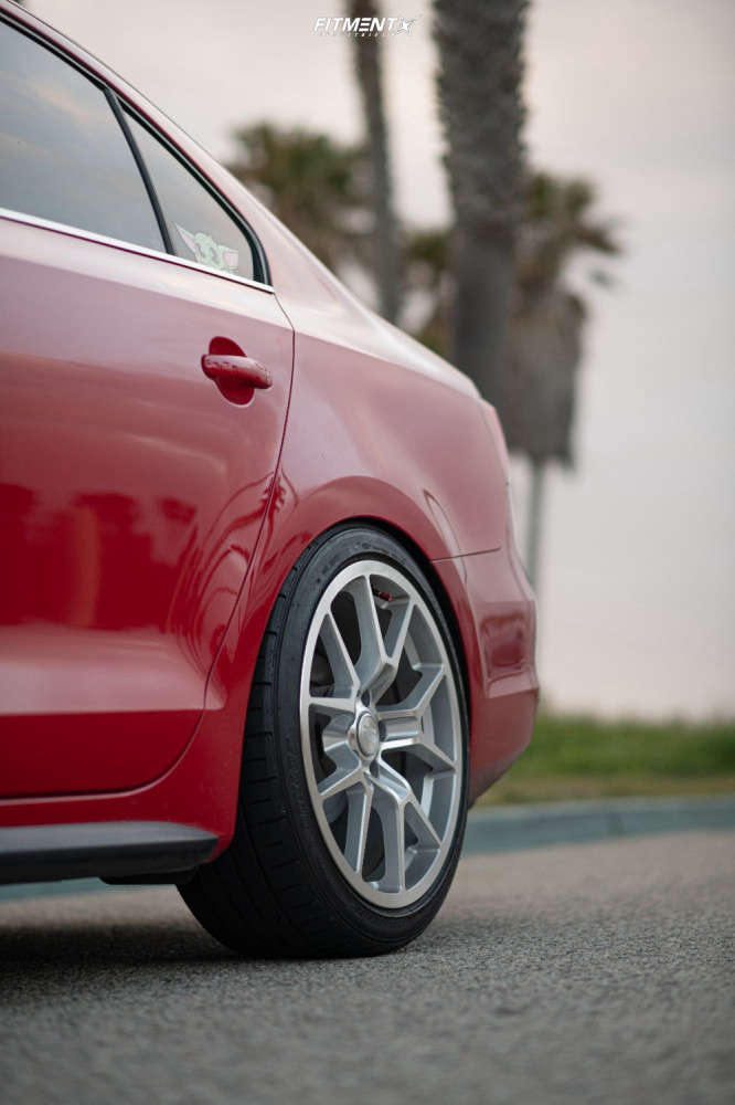 2015 Volkswagen Jetta GLI with 18x8.5 Neuspeed Rse10 and Dunlop 235x40 ...