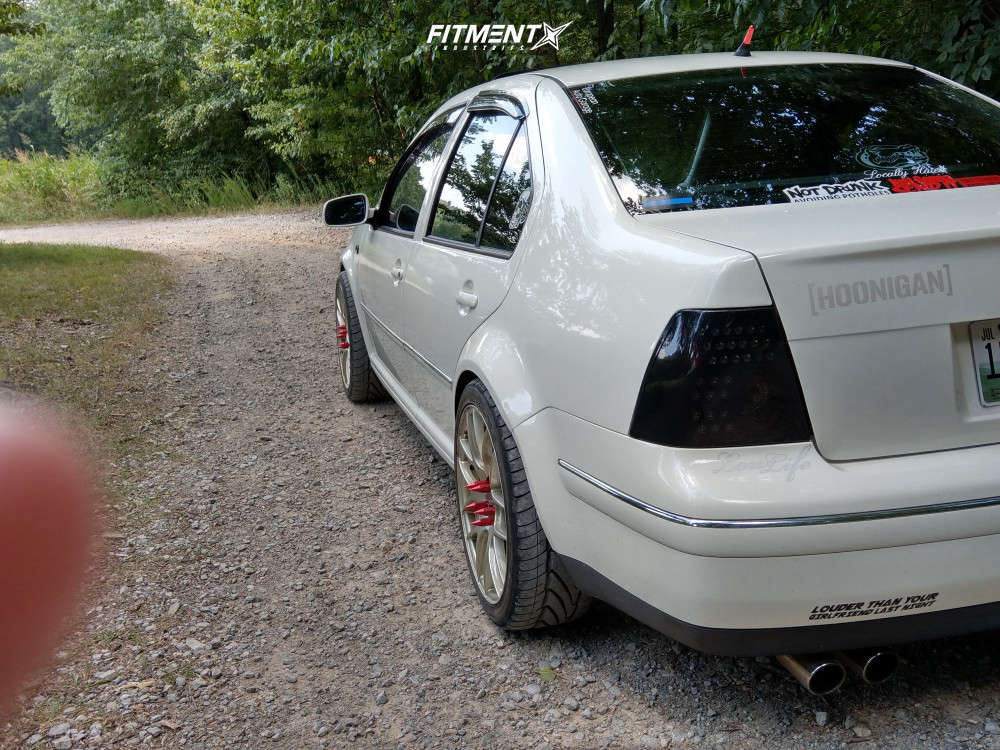 2004 Volkswagen Jetta GL with 18x7.5 XXR 530 and Nitto 225x40 on ...