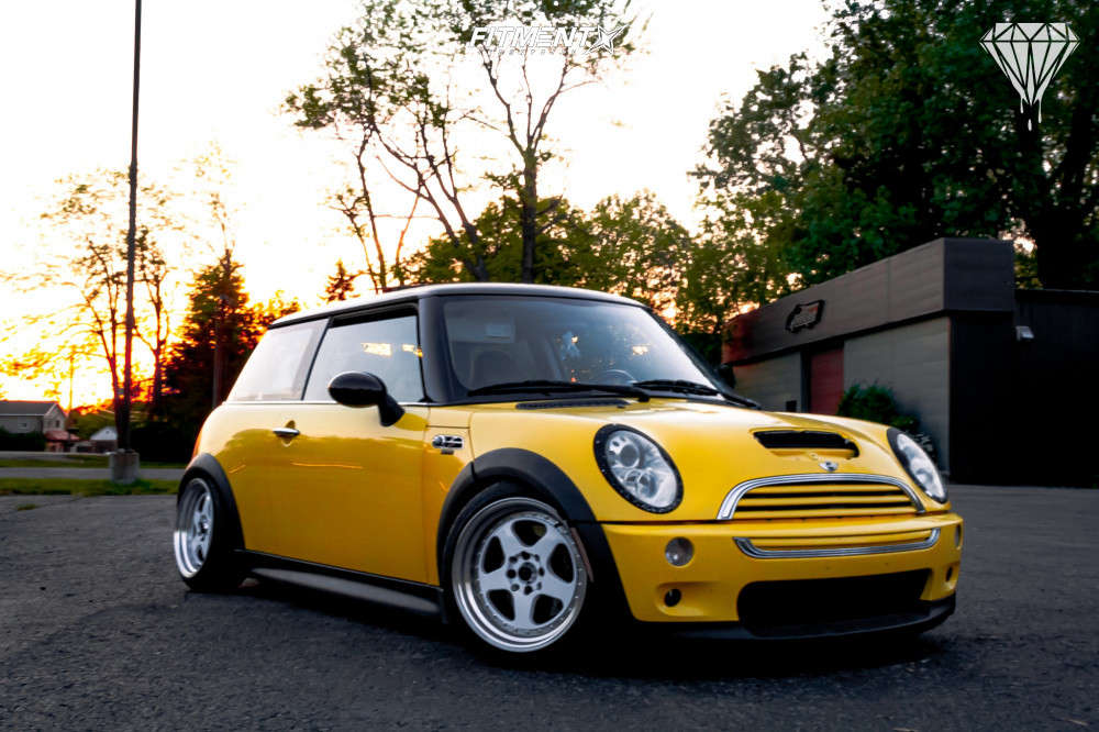 2003 Mini Cooper S with 16x8 JNC Jnc010 and Federal 195x40 on Coilovers ...