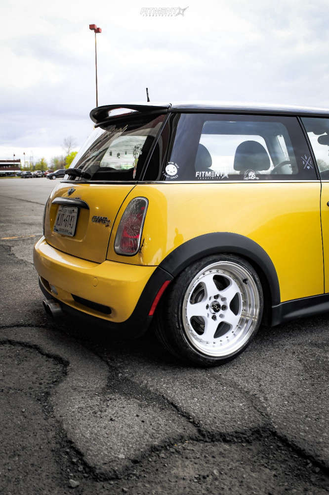2003 Mini Cooper S with 16x8 JNC Jnc010 and Federal 195x40 on Coilovers ...