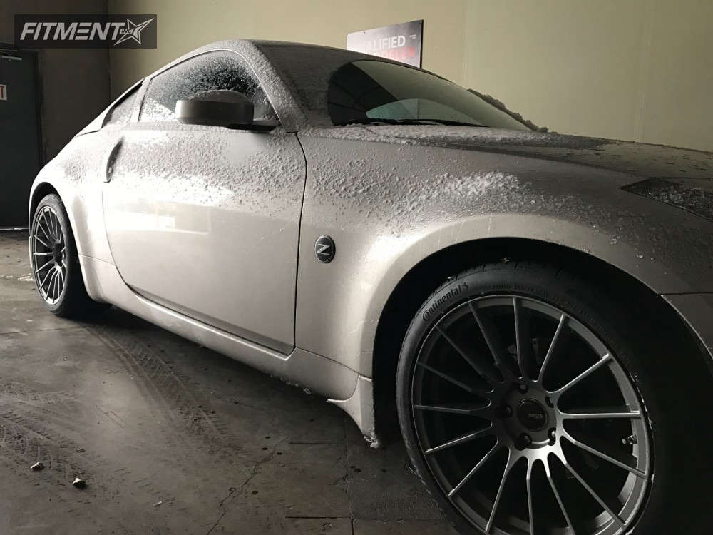 2005 Nissan 350Z Base with 18x9.5 Ambit RE02 and Continental 265x35 on ...