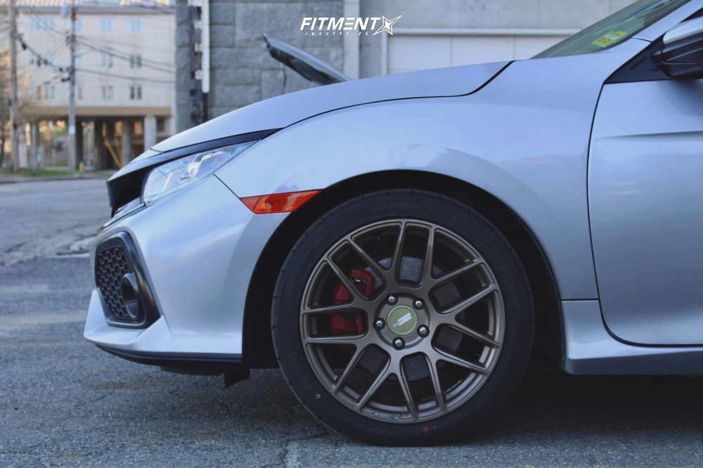 2017 Honda Civic Si with 18x9 Flow One Race Spec F2 and Yokohama 225x35 ...