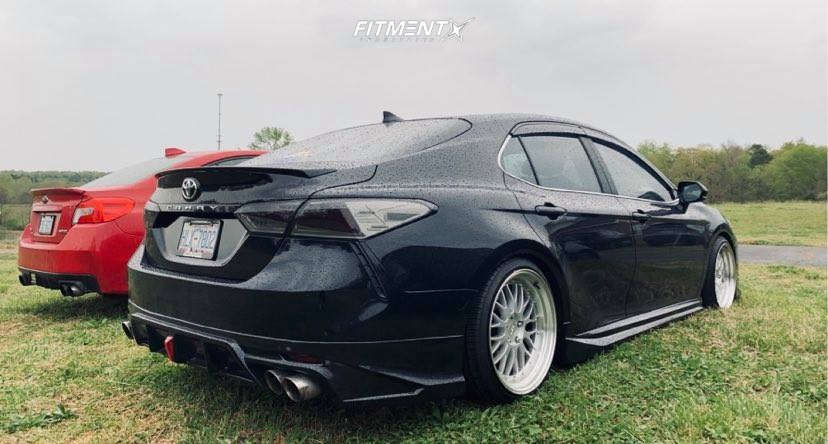 2020 Toyota Camry SE with 19x9.5 ESR Sr05 and Nankang 235x35 on ...