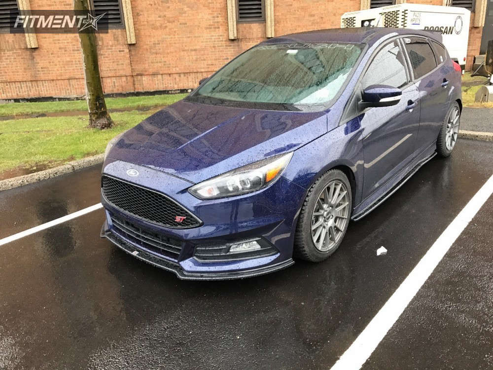 2016 Ford Focus ST with 17x8 Moda MD-22 and Bridgestone 235x45 on ...