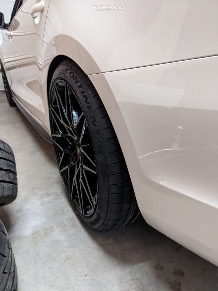 2013 Volkswagen Jetta GLI with 18x8.5 VMR V801 and Continental 225x40 ...