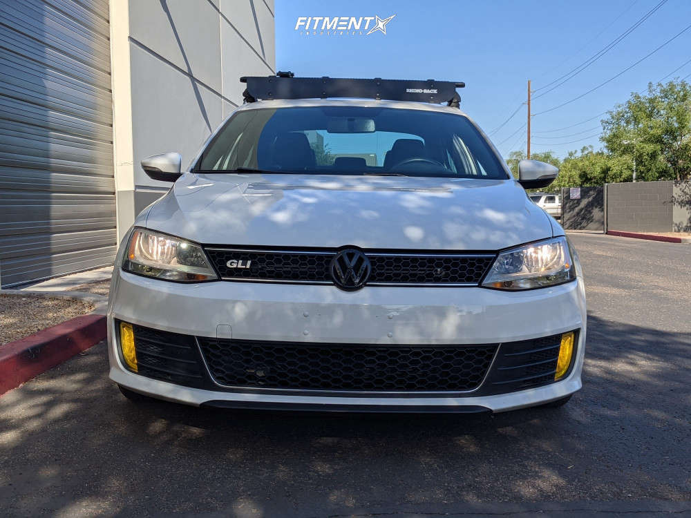2013 Volkswagen Jetta GLI with 18x8.5 VMR V801 and Continental 225x40 ...