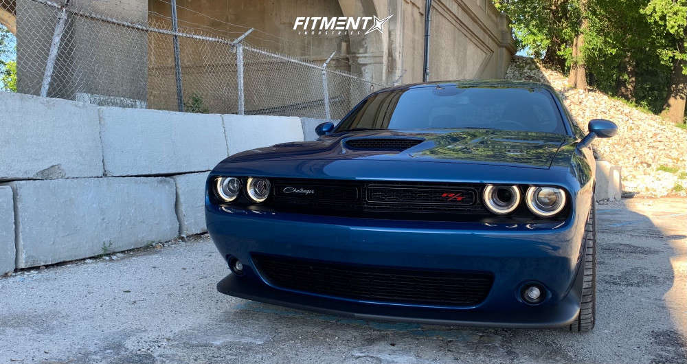 2021 Dodge Challenger R/T Scat Pack with 20x9.5 Factory Reproductions ...