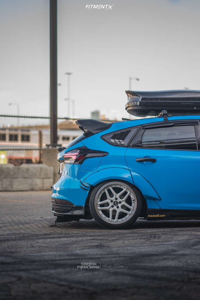 2016 Ford Focus Titanium with 18x9.5 ESR Cs15 and Federal 225x35 on Air ...