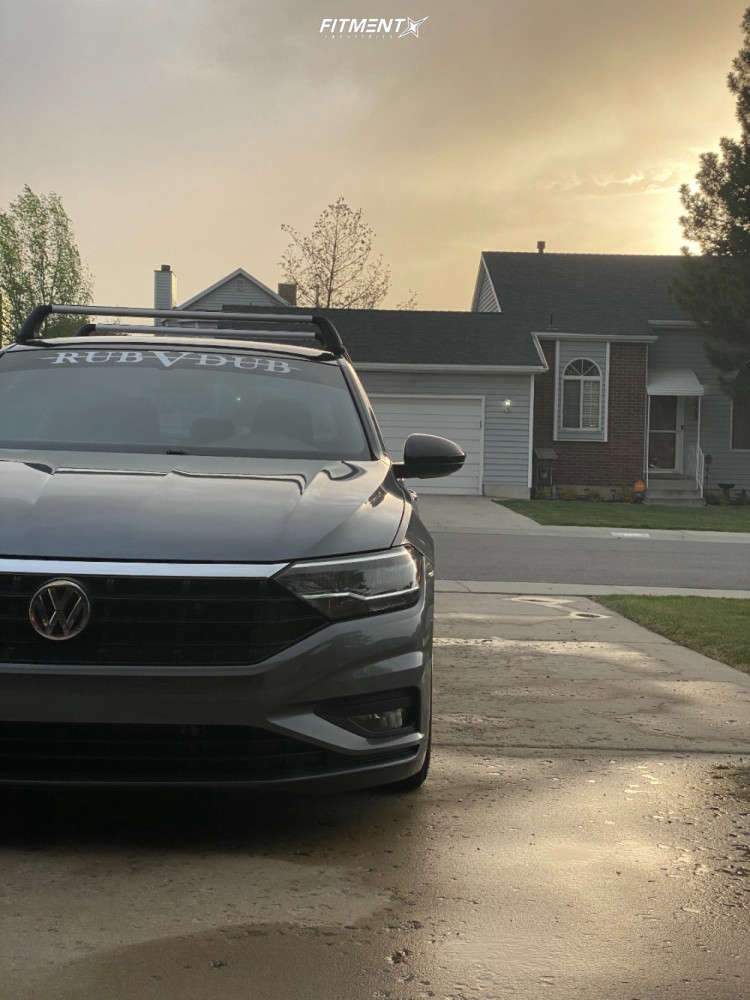2020 Volkswagen Jetta R-Line with 18x8.5 3SDM 0.06 and Federal 215x40 ...
