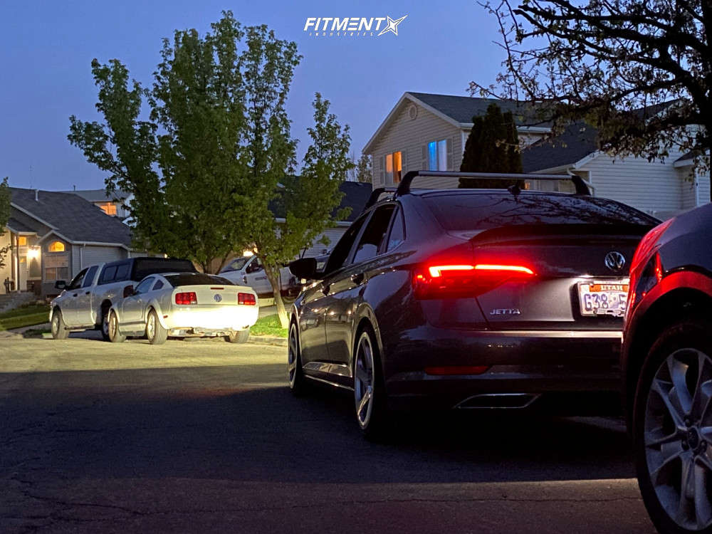 2020 Volkswagen Jetta R-Line with 18x8.5 3SDM 0.06 and Federal 215x40 ...