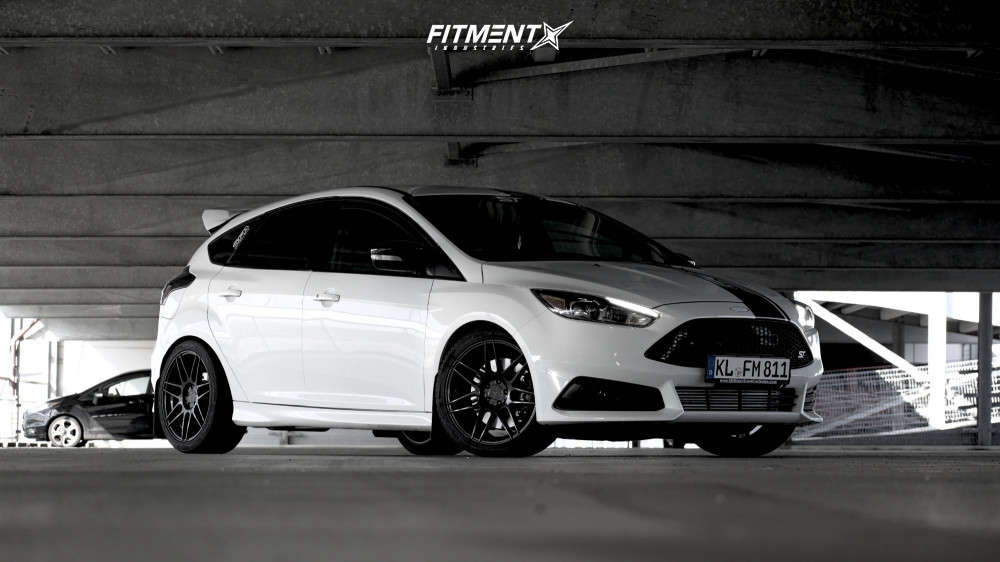 2015 Ford Focus ST with 18x8.5 Verde Reflex and Falken 235x40 on ...