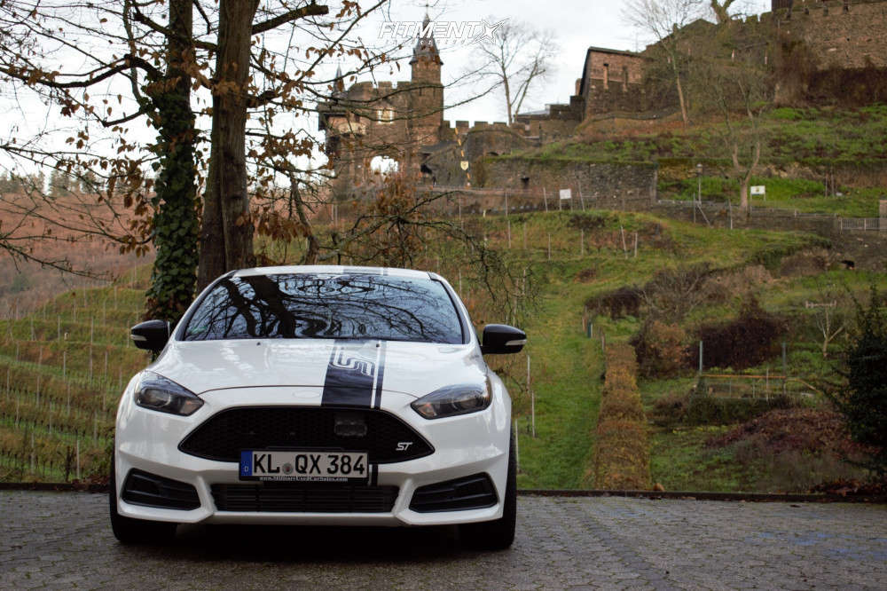 2015 Ford Focus ST with 18x8.5 Verde Reflex and Falken 235x40 on ...