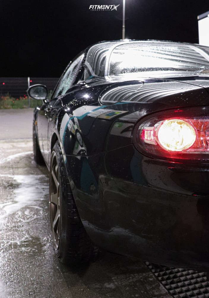 2006 Mazda MX-5 Miata Grand Touring with 17x8 Japan Racing Jr3 and ...