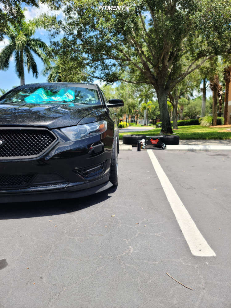 2014 Ford Taurus SHO with 20x10 Rohana Rfx11 and Atturo 275x40 on ...