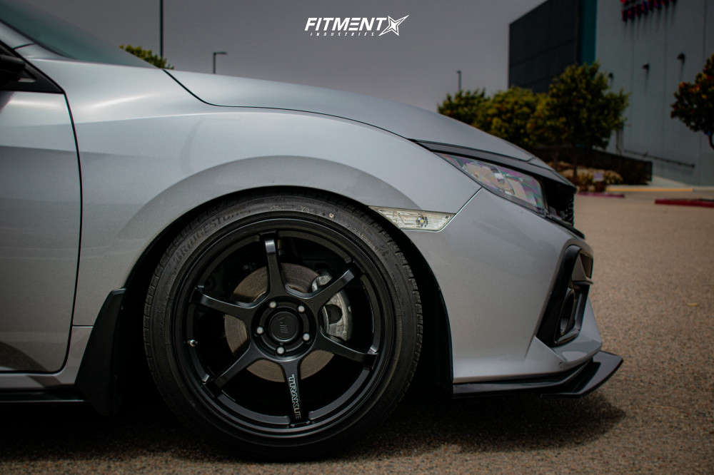 2019 Honda Civic Sport with 18x9.5 Motegi Mr145 and Bridgestone 235x40 ...