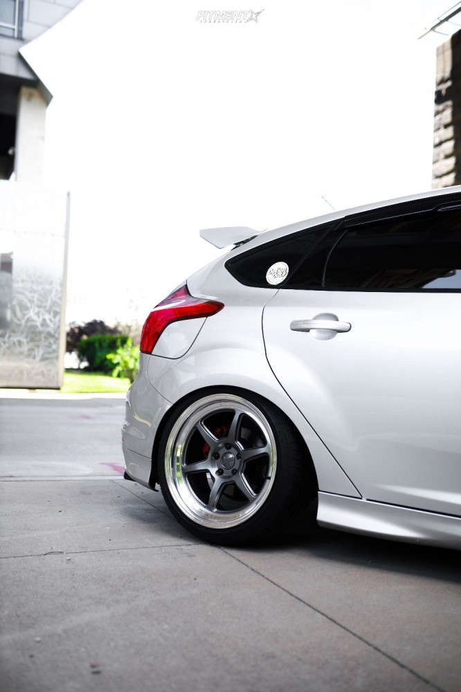 2014 Ford Focus ST with 18x9.5 Kansei Roku and Achilles 225x40 on ...